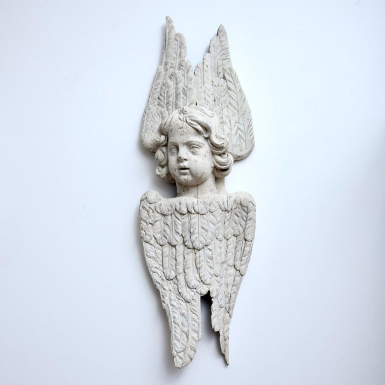Pair of 18th Century Baroque Carved Angels For Sale at 1stDibs