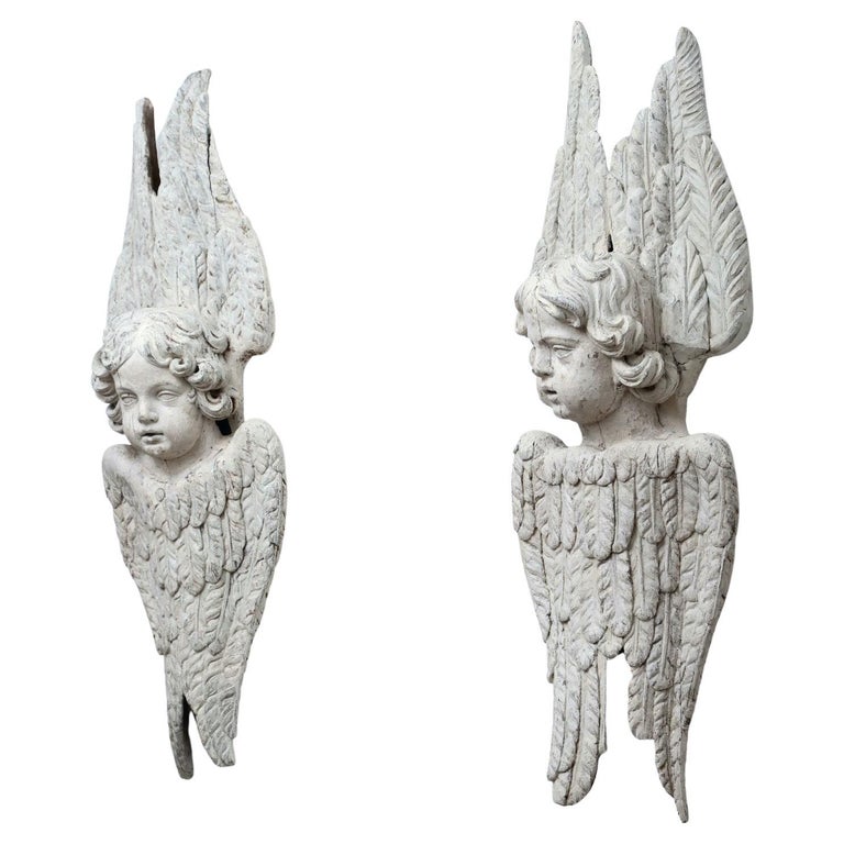Pair of 18th Century Baroque Carved Angels For Sale at 1stDibs