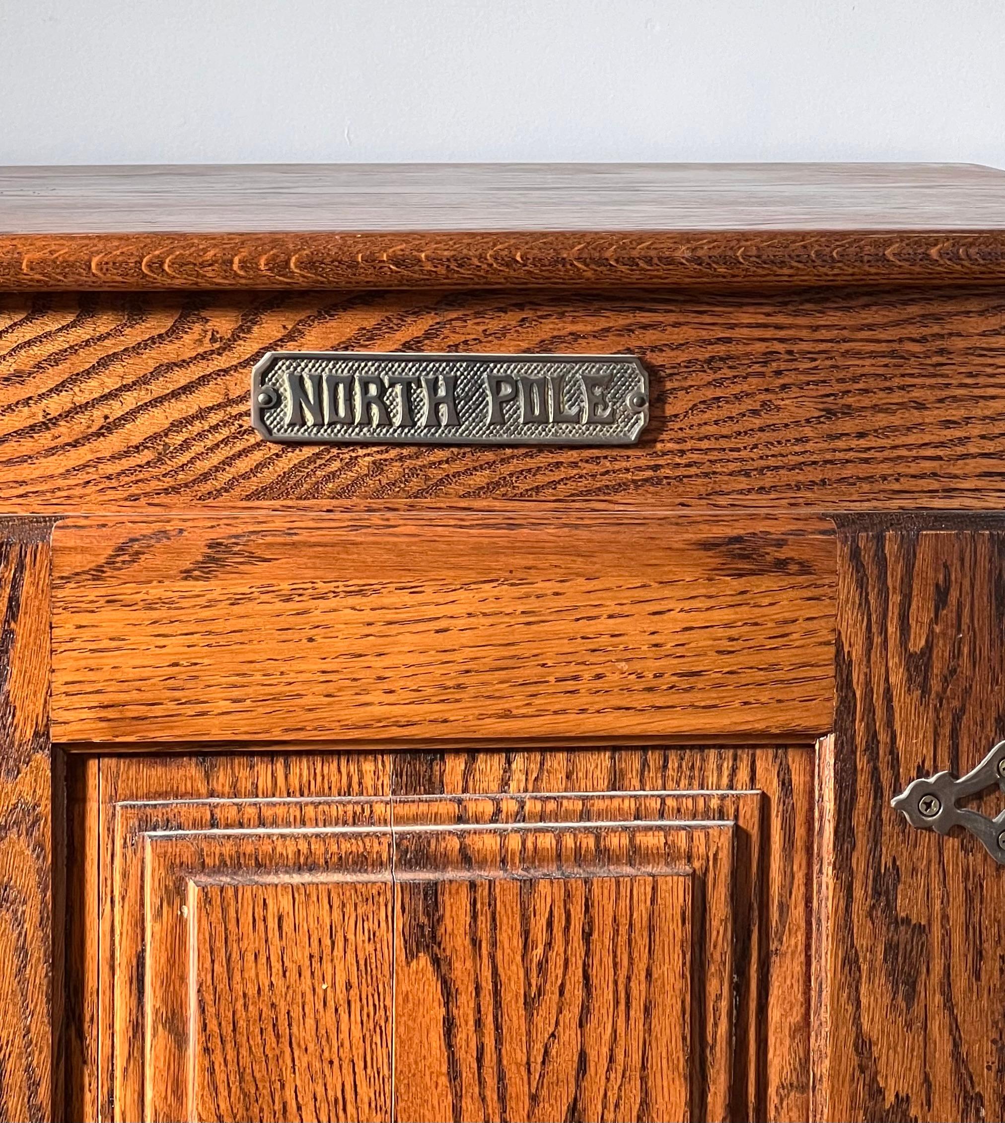 A pair of antique craftsman nightstands in oak, circa 1900 For Sale at ...