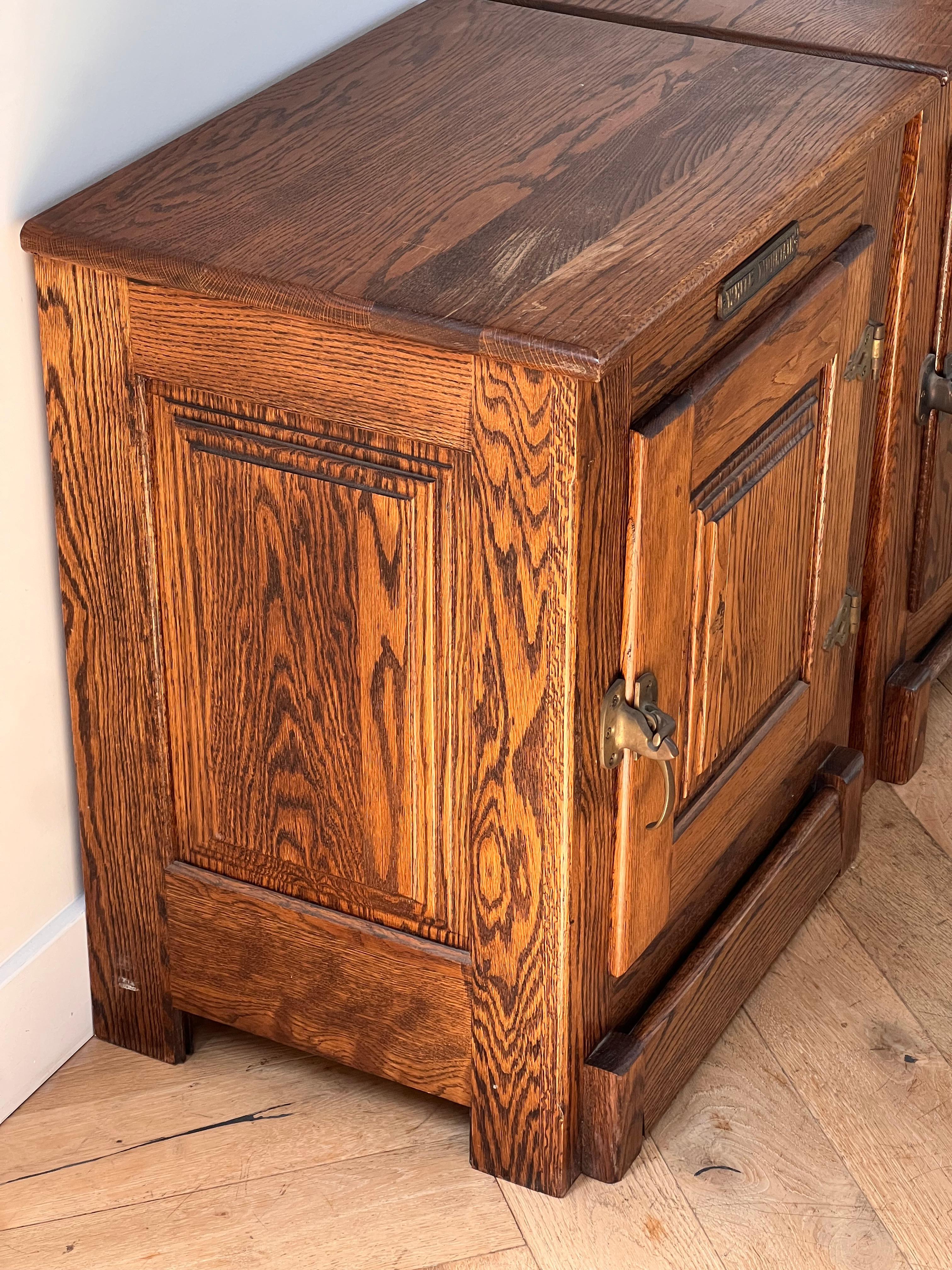 A pair of antique craftsman nightstands in oak, circa 1900 For Sale at ...