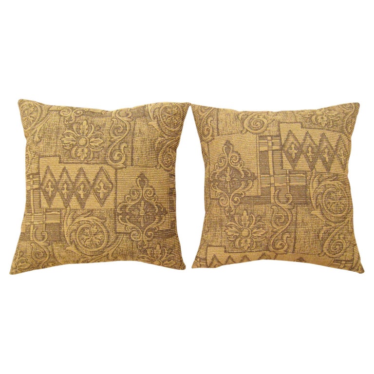 Pair of Decorative Vintage Floro-Geometric Fabric Pillows For Sale at ...