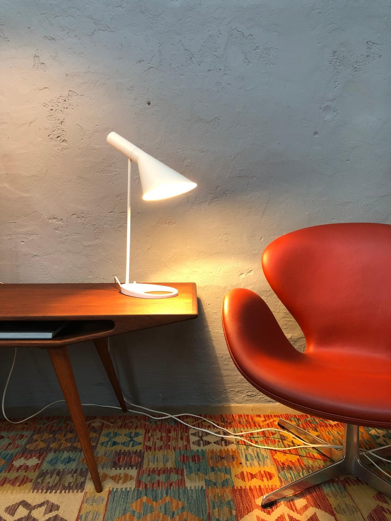 Pair of Iconic Vintage Arne Jacobsen Table Lamps For Sale at 1stDibs