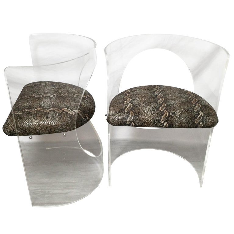 Pair of Midcentury Lucite Chairs For Sale at 1stDibs