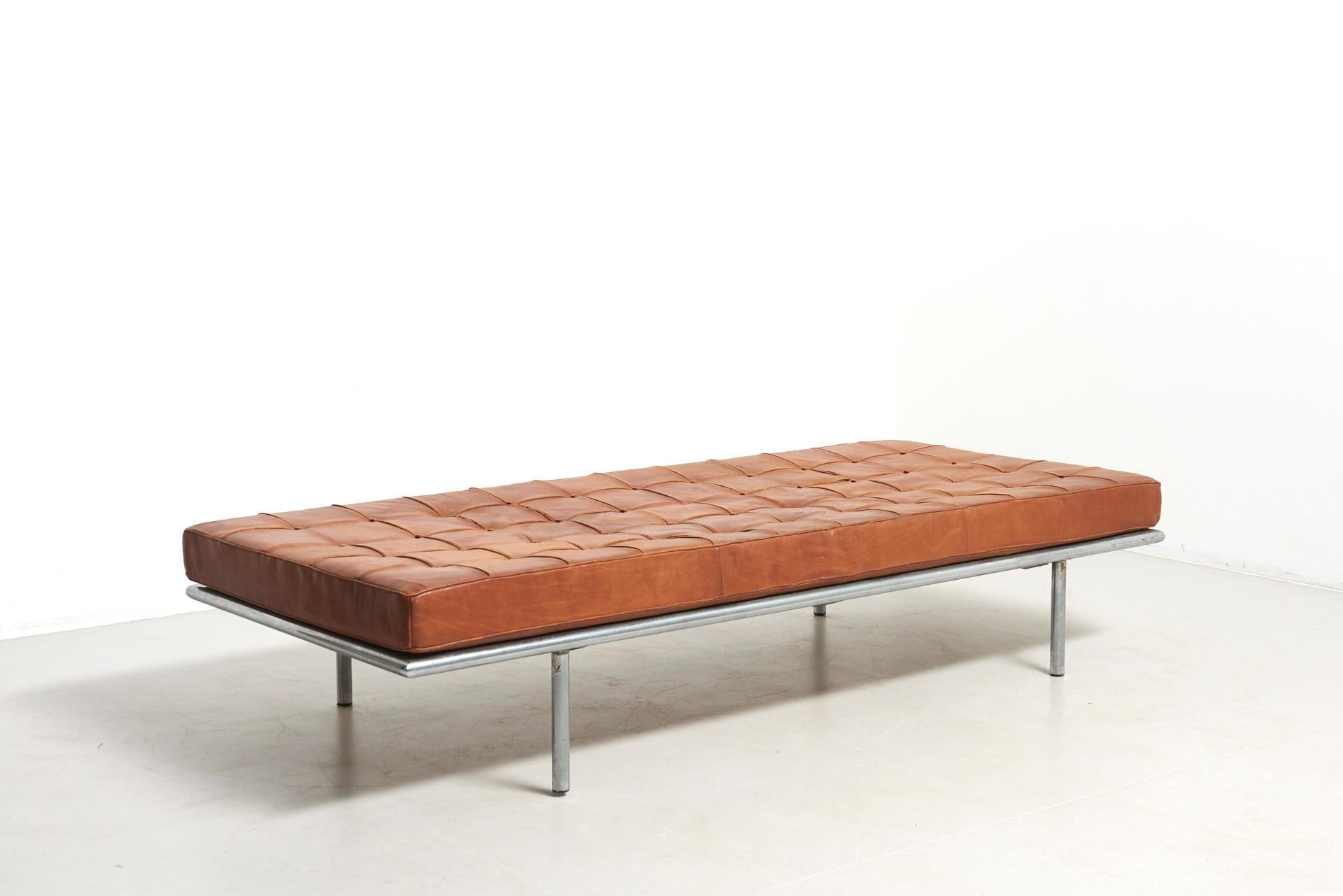 A rare Barcelona daybed - Mies van der Rohe For Sale at 1stDibs