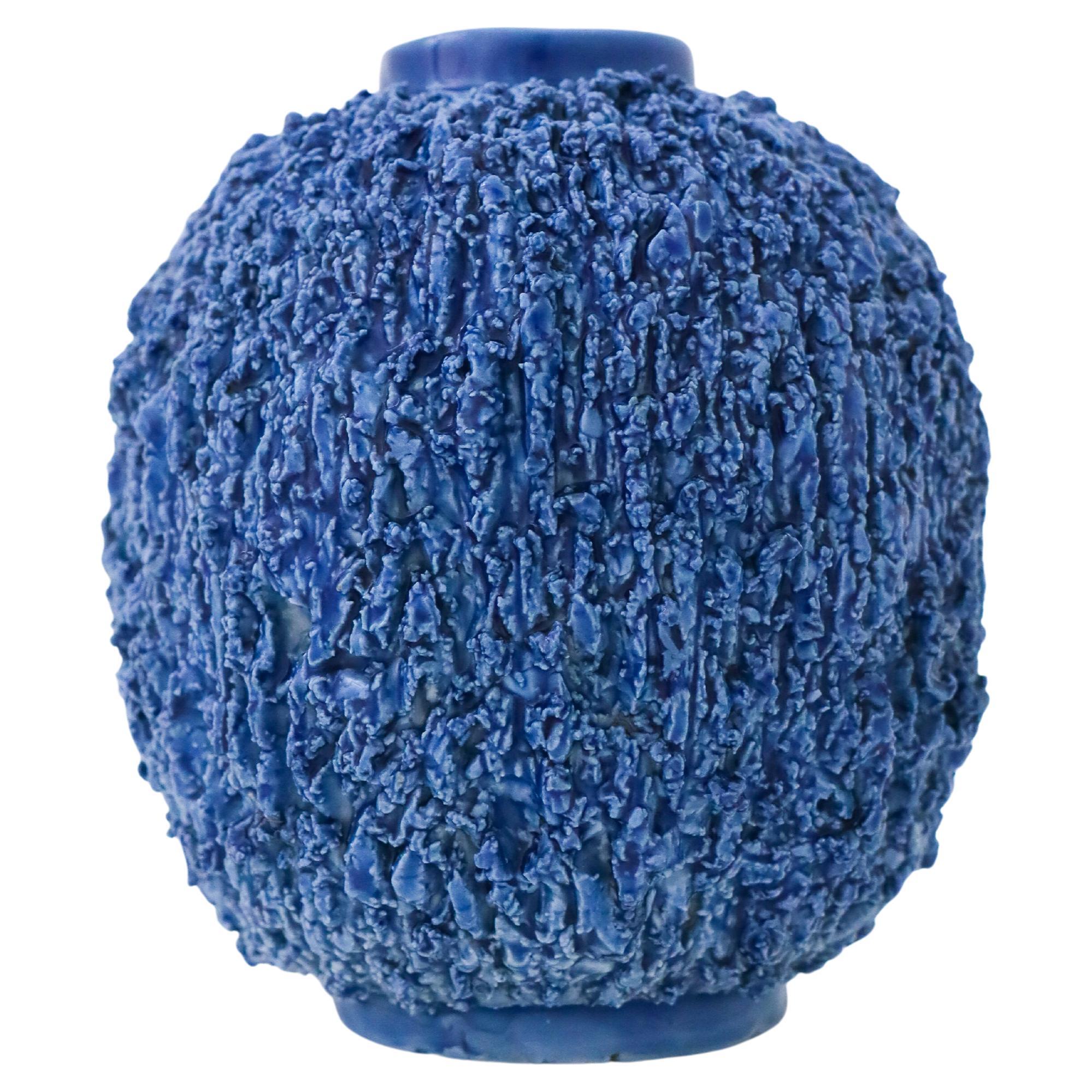A Rare Deep Blue Hedgehog vase - Chamotte - Gunnar Nylund - Rörstrand ...