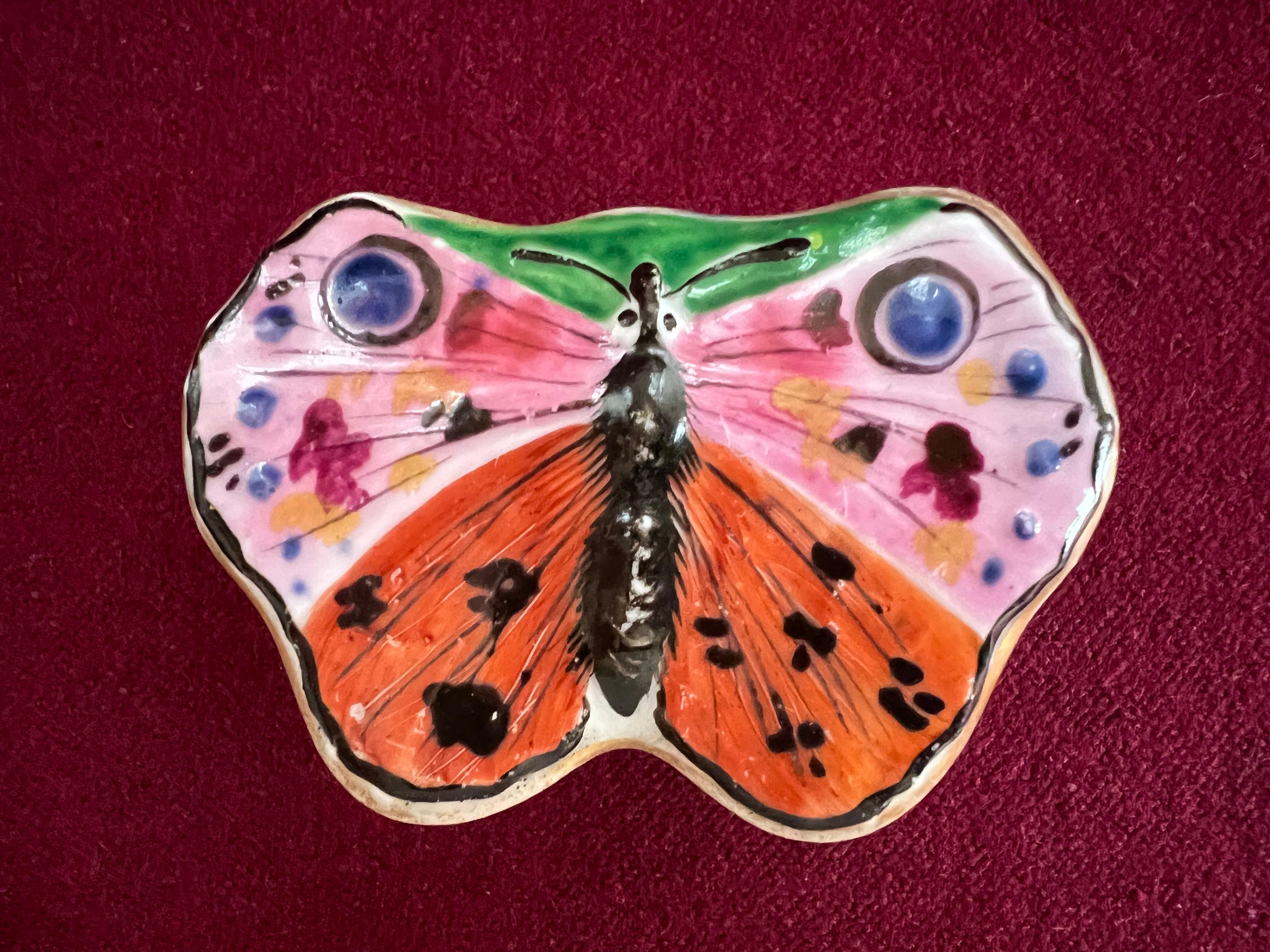 A rare English Porcelain Trinket Box in the form of a Butterfly c.1820 ...
