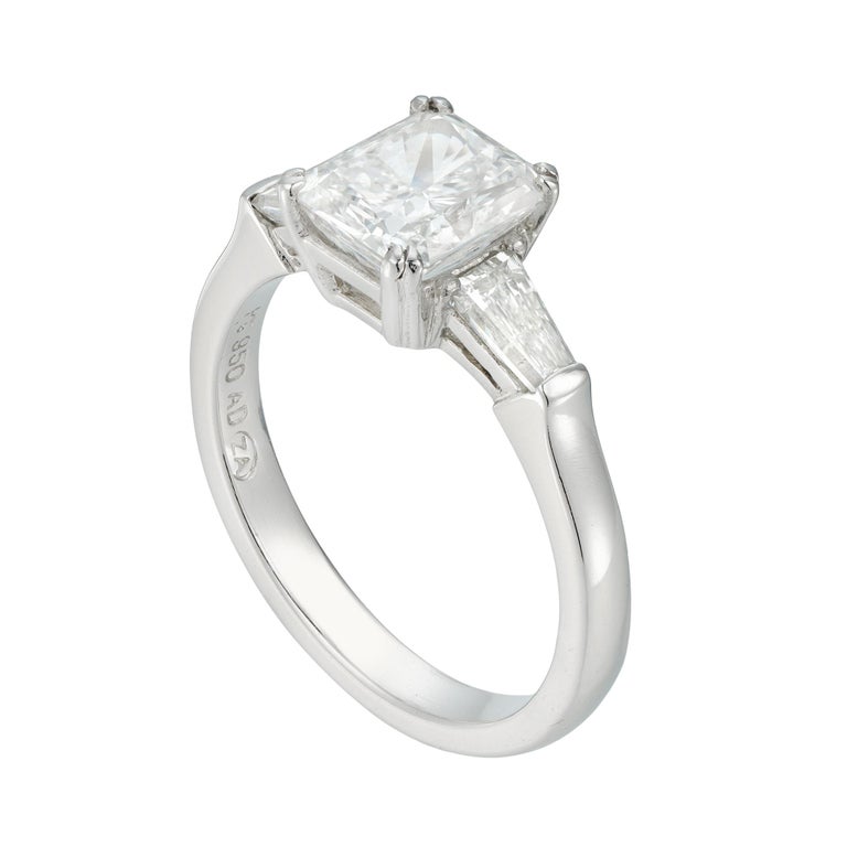 Rectangular Brilliant-Cut Diamond Ring For Sale at 1stDibs