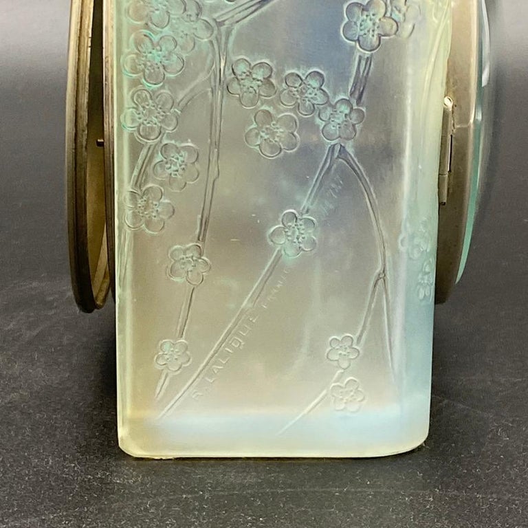 René Lalique Art Déco 2 Colombes Clock in Glass For Sale at 1stDibs