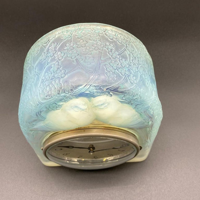 René Lalique Art Déco 2 Colombes Clock in Glass For Sale at 1stDibs