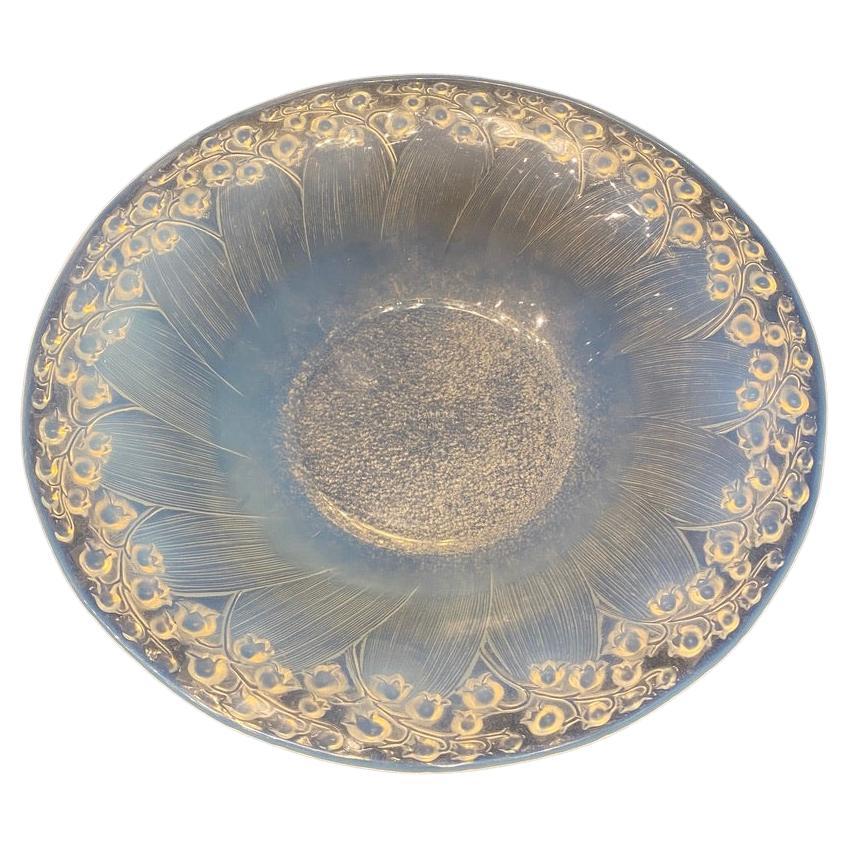 1920 René Lalique Martigues Coupe Bowl Opalescent Glass, Fishes at 1stDibs