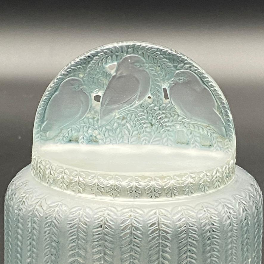 a R.Lalique Art deco Glass Bombay boxe For Sale at 1stDibs