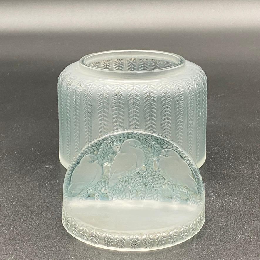 a R.Lalique Art deco Glass Bombay boxe For Sale at 1stDibs