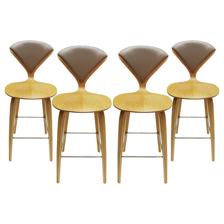 Set of 4 Norman Cherner Designed Oak, Chrome and Plywood Bar Stools at ...