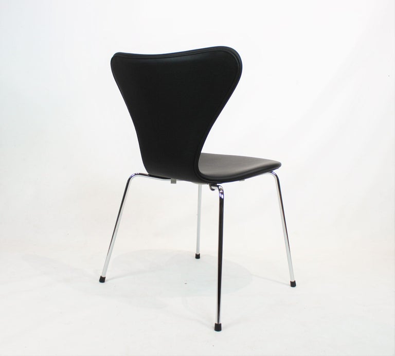 Set of 4 Series 7 chairs, Black Leather, Model 3107, Designed by Arne ...