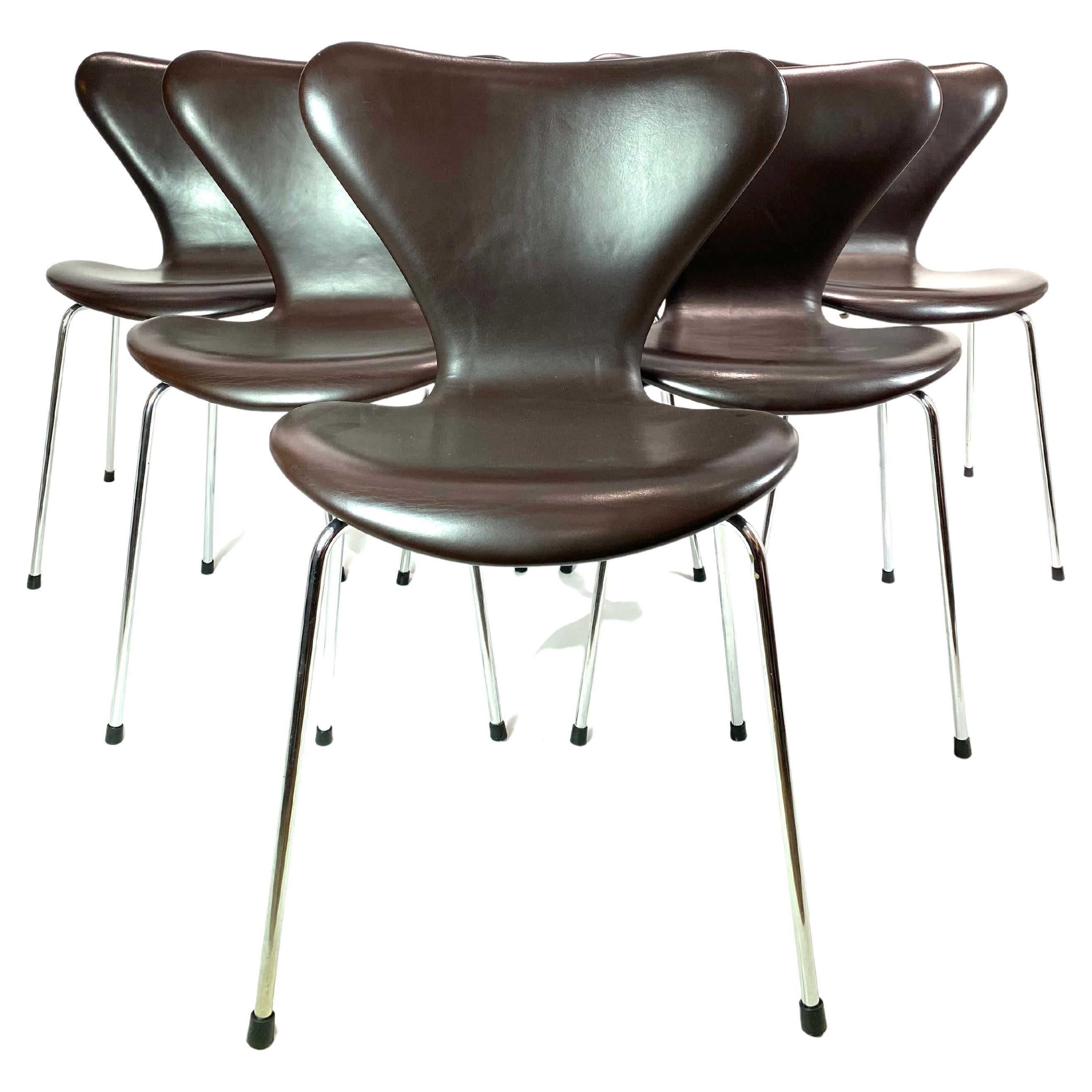Arne Jacobsen Seven Dining Chairs Model 3107, Set of Six at 1stDibs