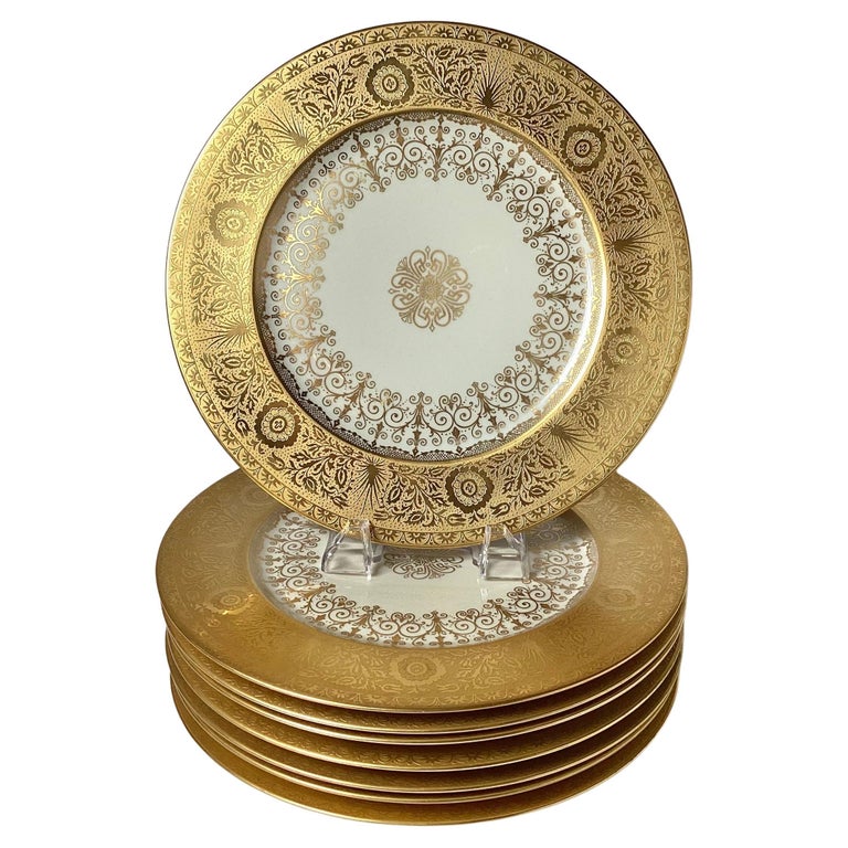 Set of Eight Gold Encrusted Service Dinner Plates For Sale at 1stDibs