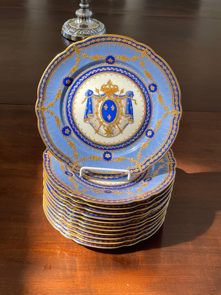 Set of Porcelain Dinner Plates For Sale at 1stDibs