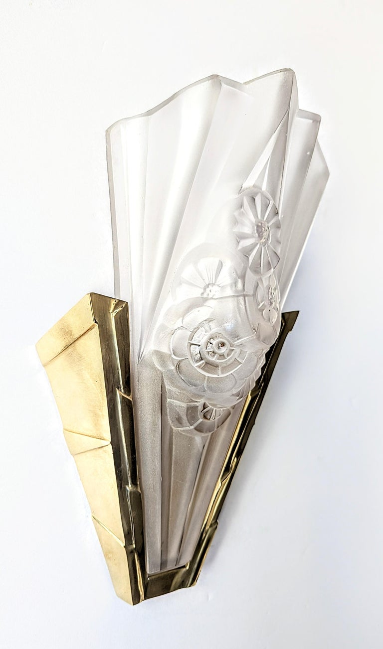 Single French Art Deco Wall Sconce Signed by Degue For Sale at 1stDibs