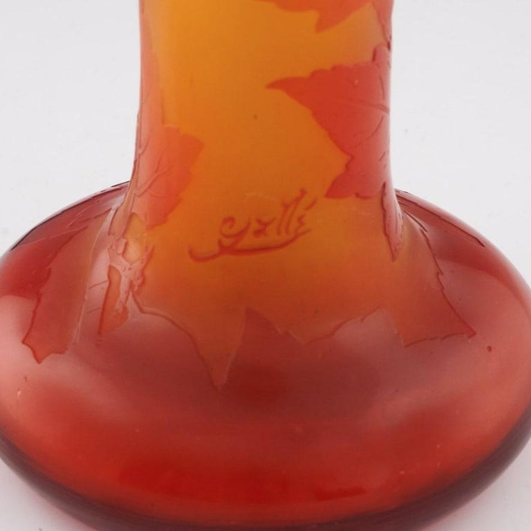 Große Galle-Vase aus vierfarbigem Kamee-Glas, um 1910 im Angebot bei ...