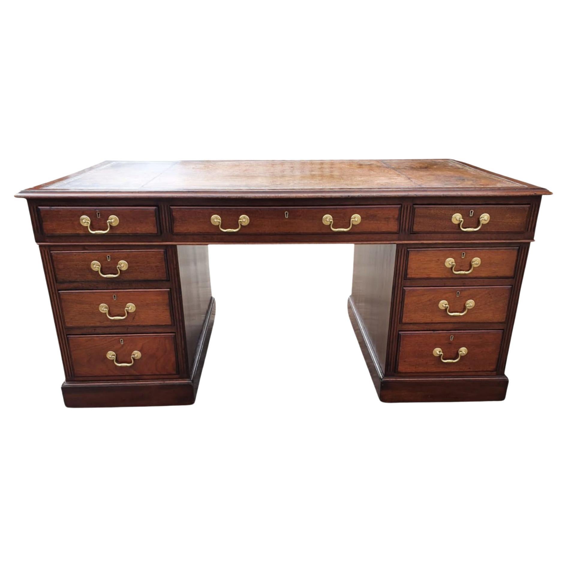 Fine 19th Century Gillows Brass-Mounted Mahogany Pedestal Desk at 1stDibs
