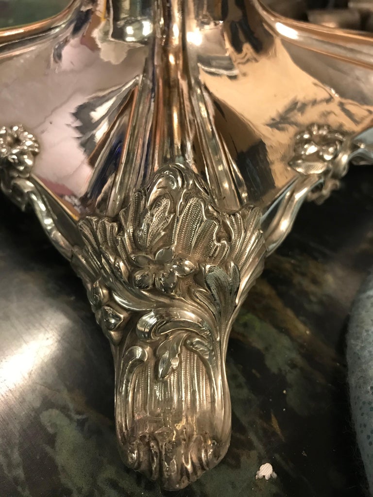Very Fine Silver Plate Water Urn For Sale at 1stDibs