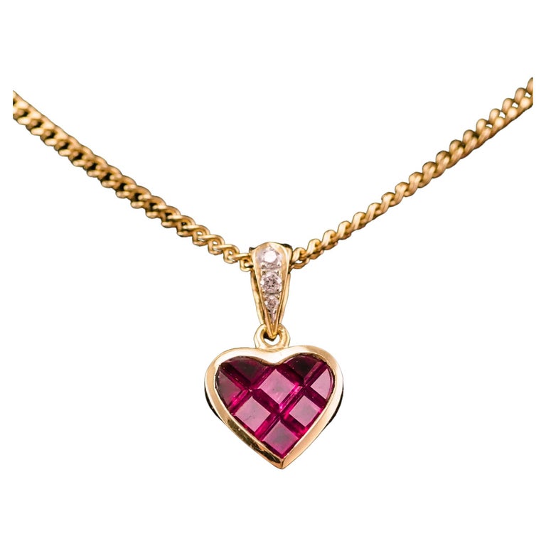 Vintage Ruby and Diamond 18K Gold Heart Shaped Necklace For Sale at 1stDibs
