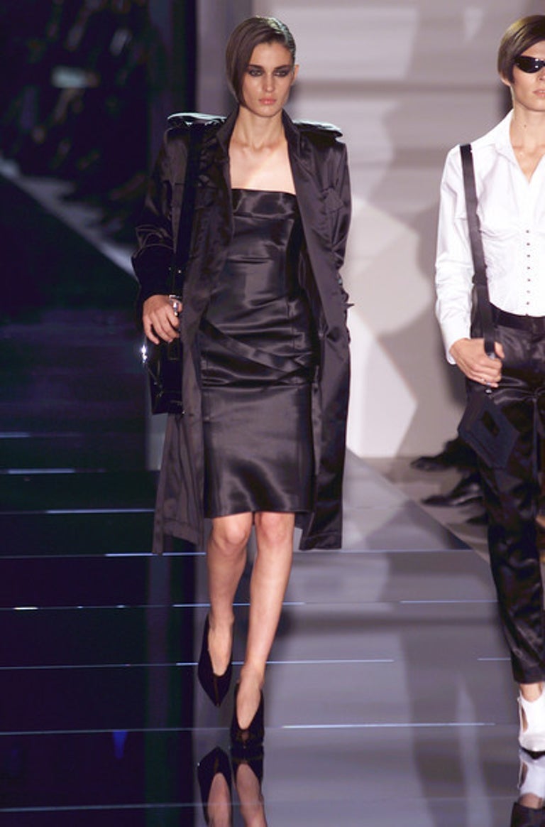 A/W 2001 VINTAGE TOM FORD for GUCCI BLACK STRAPLESS SATIN DRESS at 1stDibs