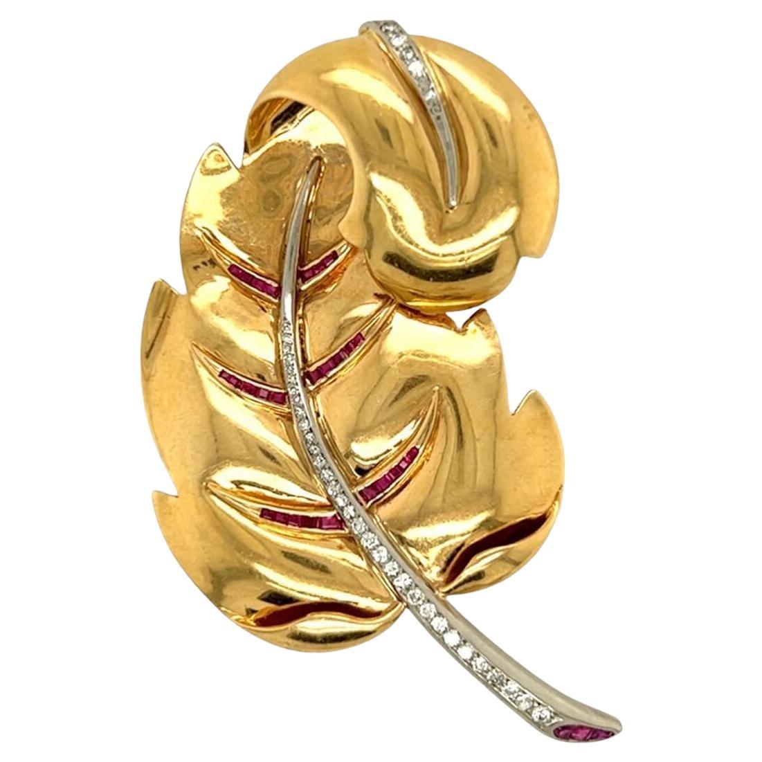 1980s Ruby and Yellow Gold Pelican Brooch For Sale at 1stDibs