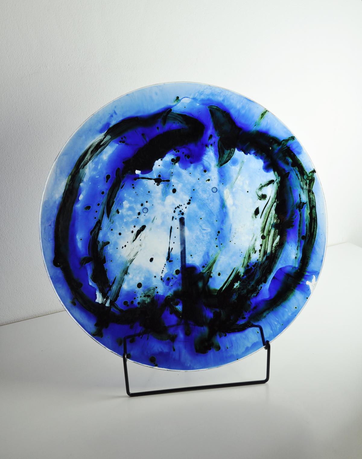 Tróndur Patursson - Glass dish by Tróndur Patursson, Whale in blue ...