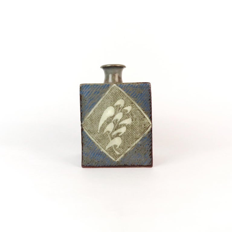 Tatsuzo Shimaoka - Jomon-Zogan Square Bottle with Rope Imprint and ...