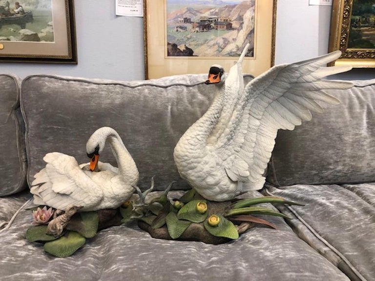 Edward Marshall Boehm - Pair of Boehm Porcelain Swans For Sale at 1stDibs