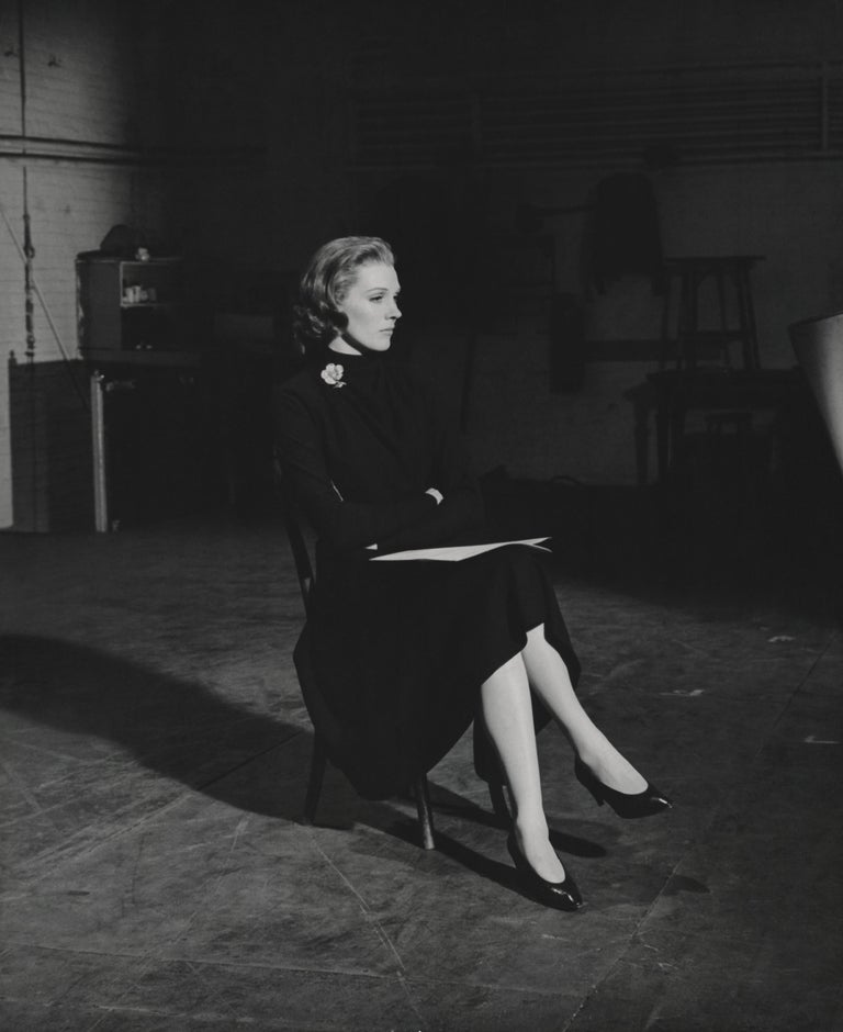 Eileen Daily - Young Julie Andrews During Rehearsal Globe Photos Fine ...