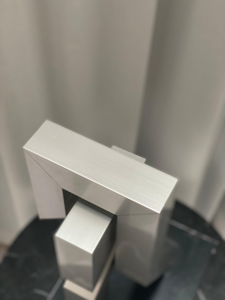 Abstract minimalist geometric sculpture in aluminum, 1970s For Sale at ...