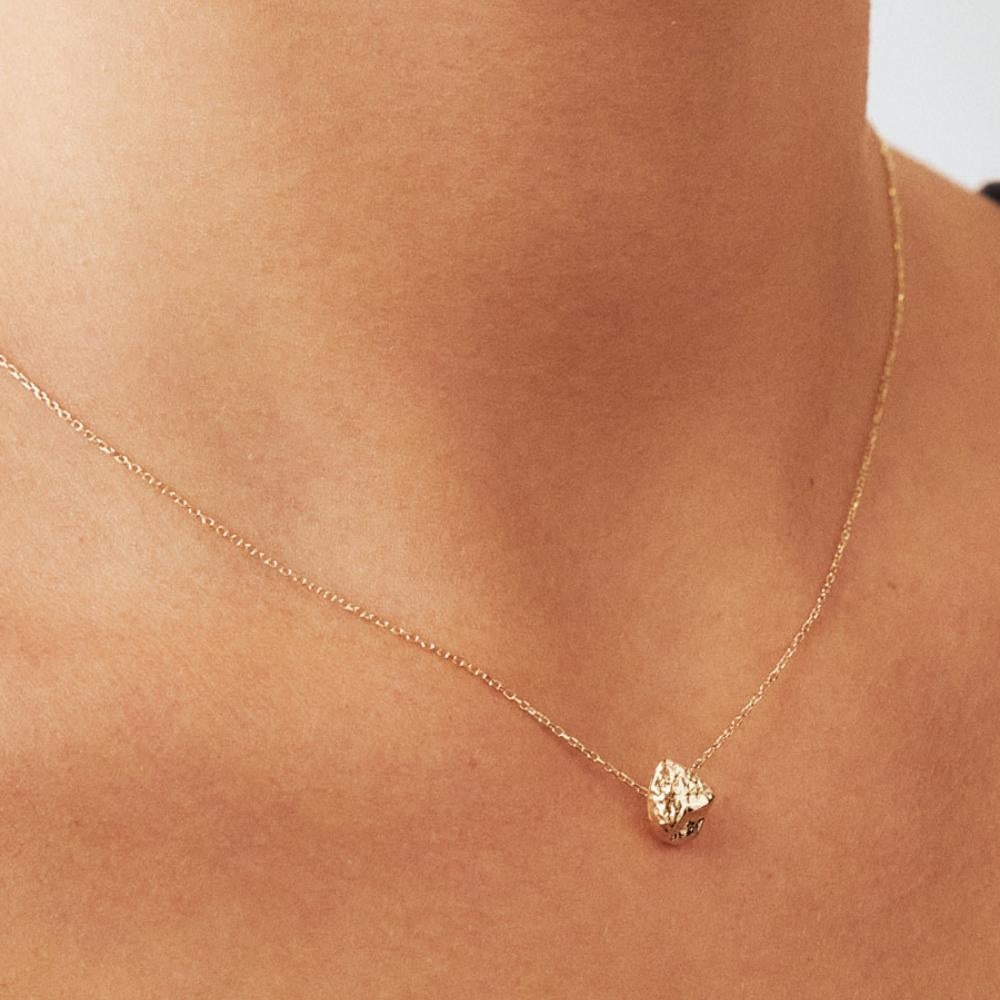 Abstract Pebble Necklace 18" in 14K Solid Yellow Gold For Sale at 1stDibs