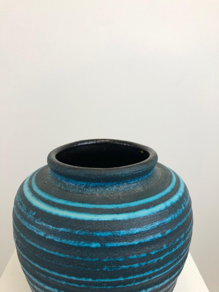Vase en céramique bleue Gauloise d'Accolay, France, milieu du siècle ...