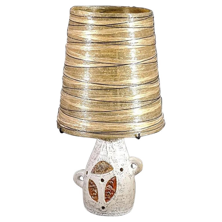 Accolay:: lampe de table avec base en céramique émaillée:: circa 1950 ...