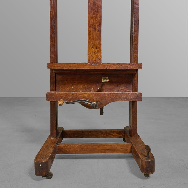 Adjustable Oak Easel with Crank For Sale at 1stDibs