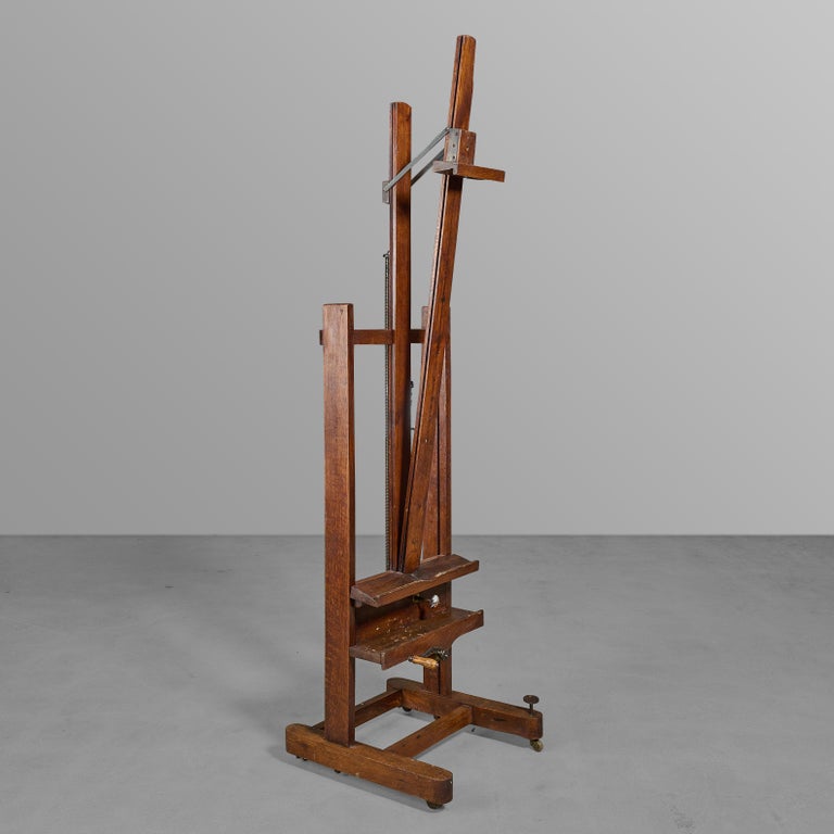 Adjustable Oak Easel with Crank For Sale at 1stDibs