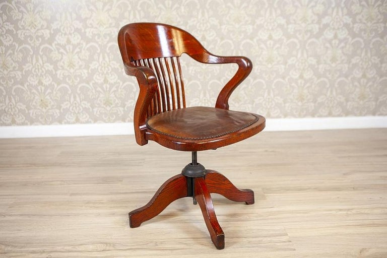 Adjustable Oak Swivel Chair From the Early 20th Century For Sale at 1stDibs