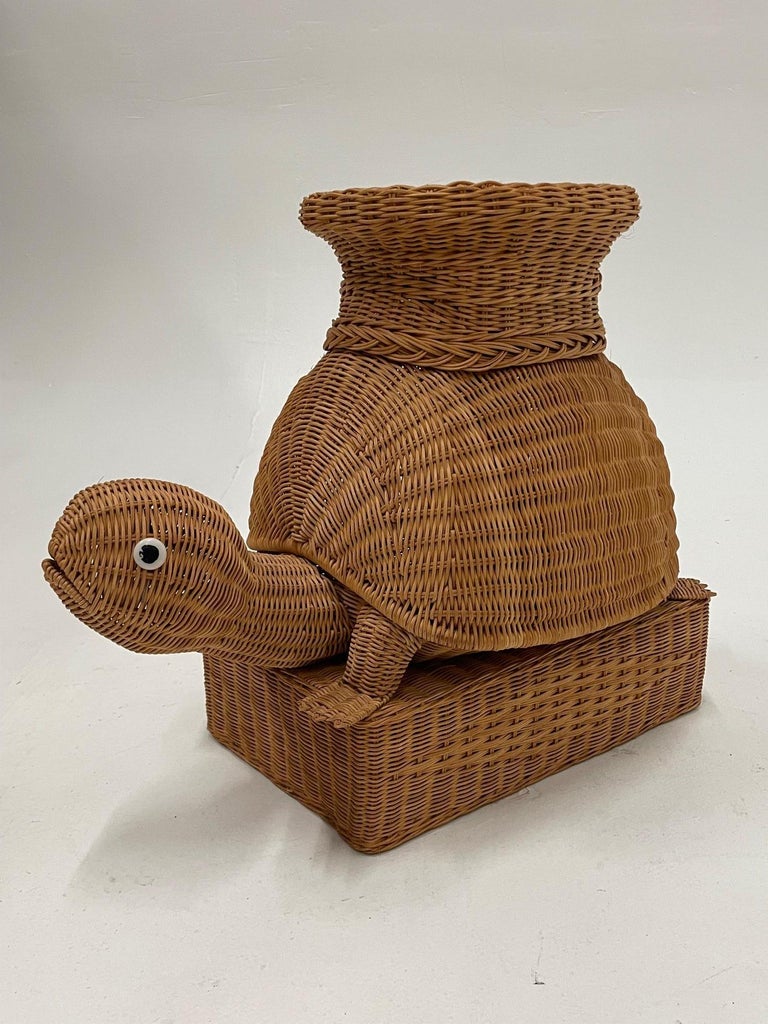Adorable Vintage Wicker Turtle Shaped End Table For Sale at 1stDibs