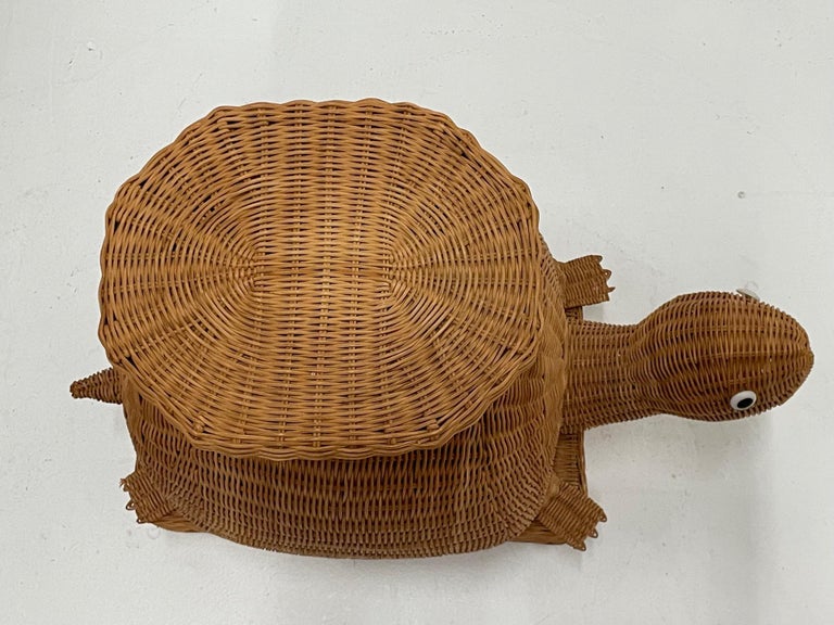 Adorable Vintage Wicker Turtle Shaped End Table For Sale at 1stDibs