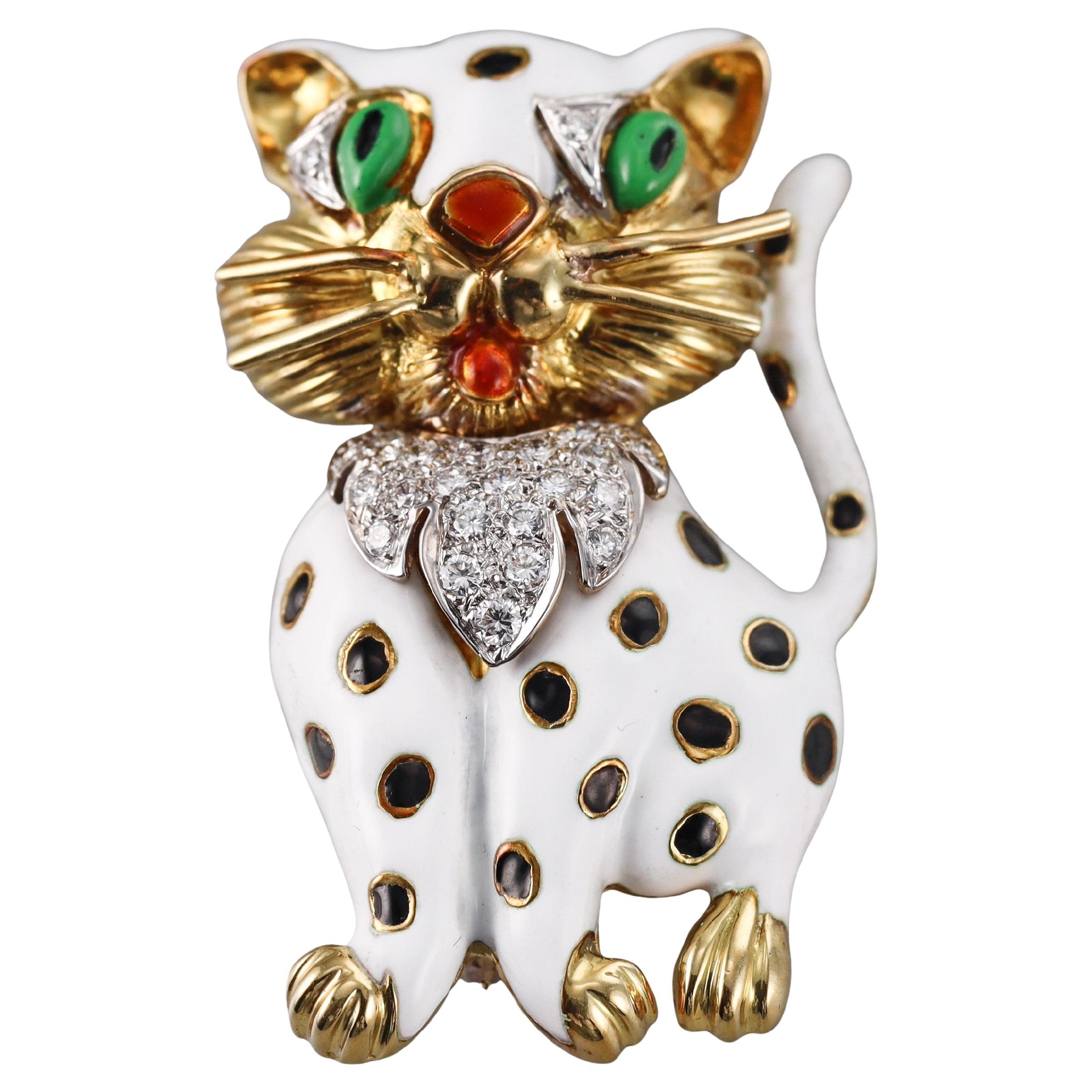 Vintage Yellow Gold Diamond Cat Brooch For Sale at 1stDibs