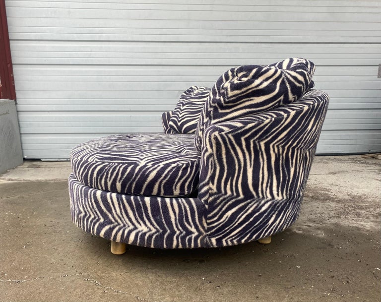Adrian Pearsall, Milo Baughman Style Disc / Sphere Lounge Chair, 1970s ...