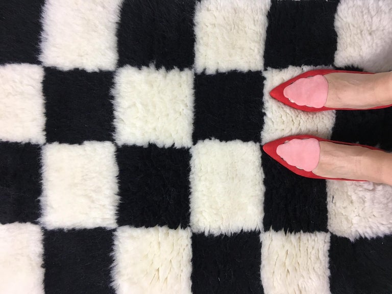 AELFIE Checkerboard Black and White Shag Modern Geometric Hand-Knotted ...