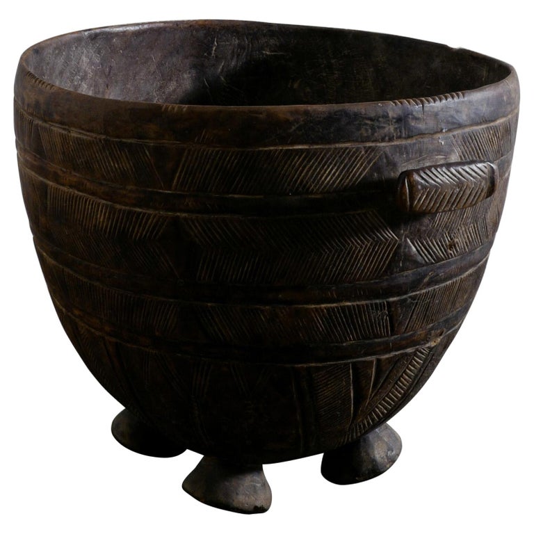 African Folk Art Wooden Bucket, 1900s For Sale at 1stDibs