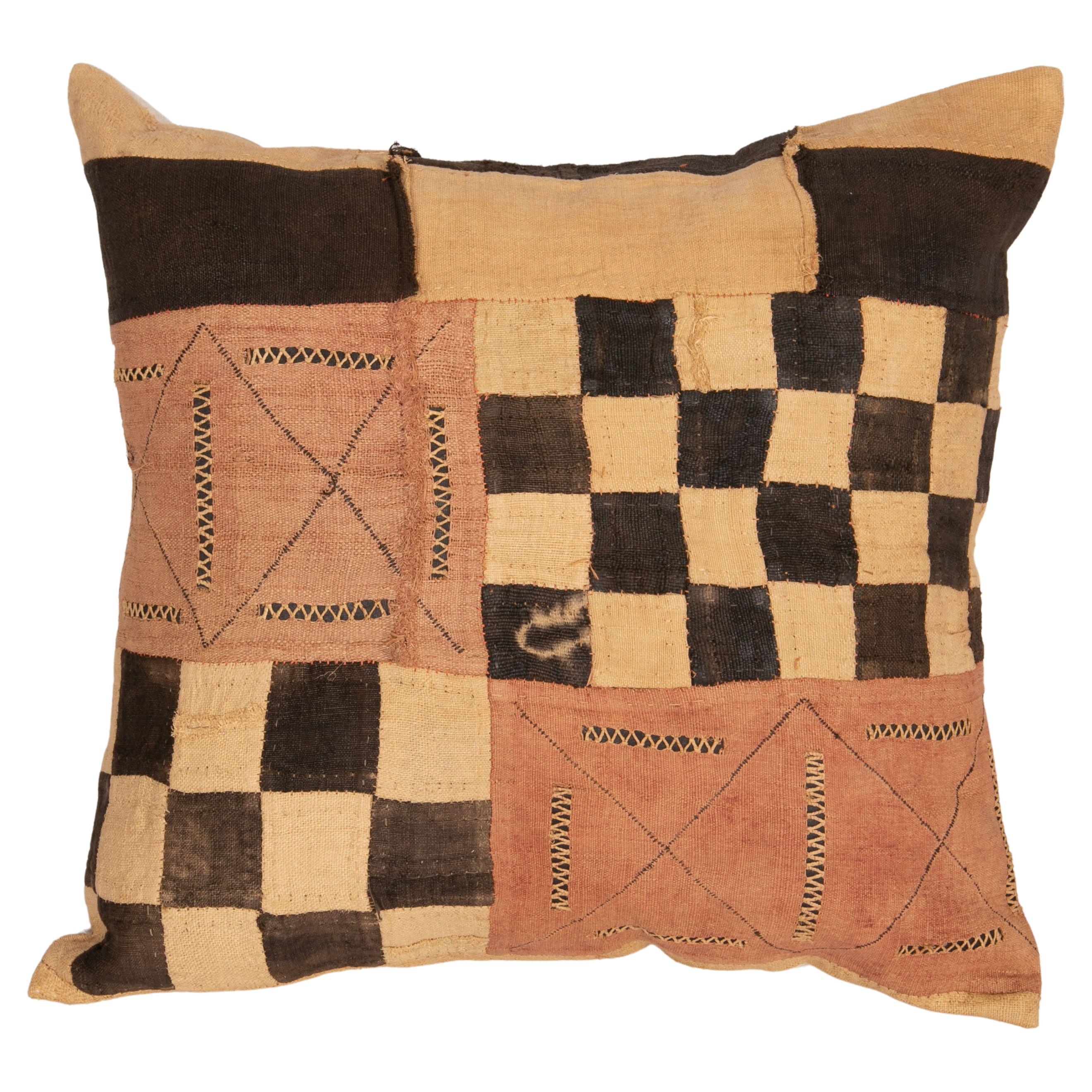 Early 20th Century Kuba Raffia Cloth Pillow For Sale at 1stDibs