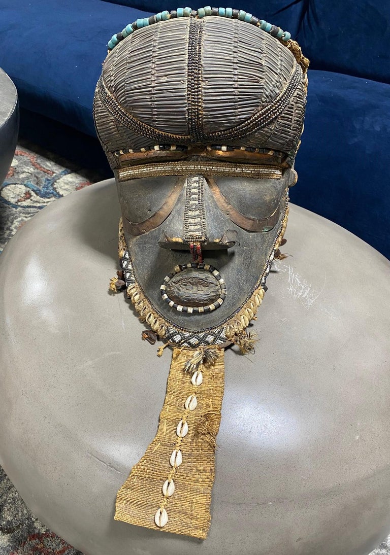 Afrikanische Kuba-Stamme Drc Kongo-Stammes-Holz-Perlen-Bwoom- Helm ...