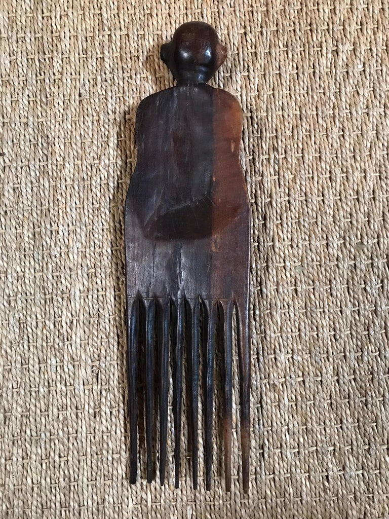 African Makonde Comb from Zimbabwe Bantu Tribe on Acrylic Stand at 1stDibs