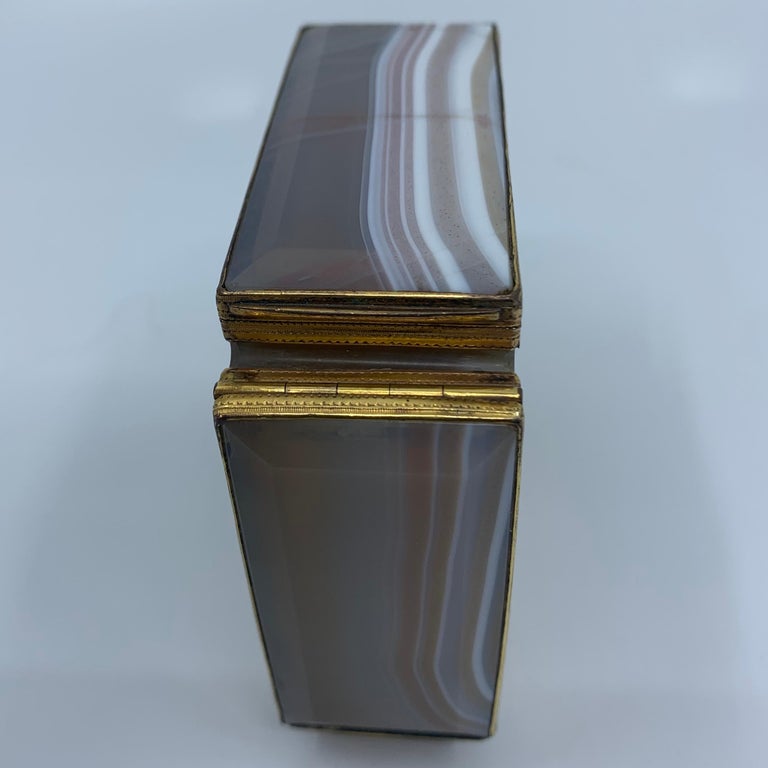 Agate and Gilt Metal Snuff Box For Sale at 1stDibs