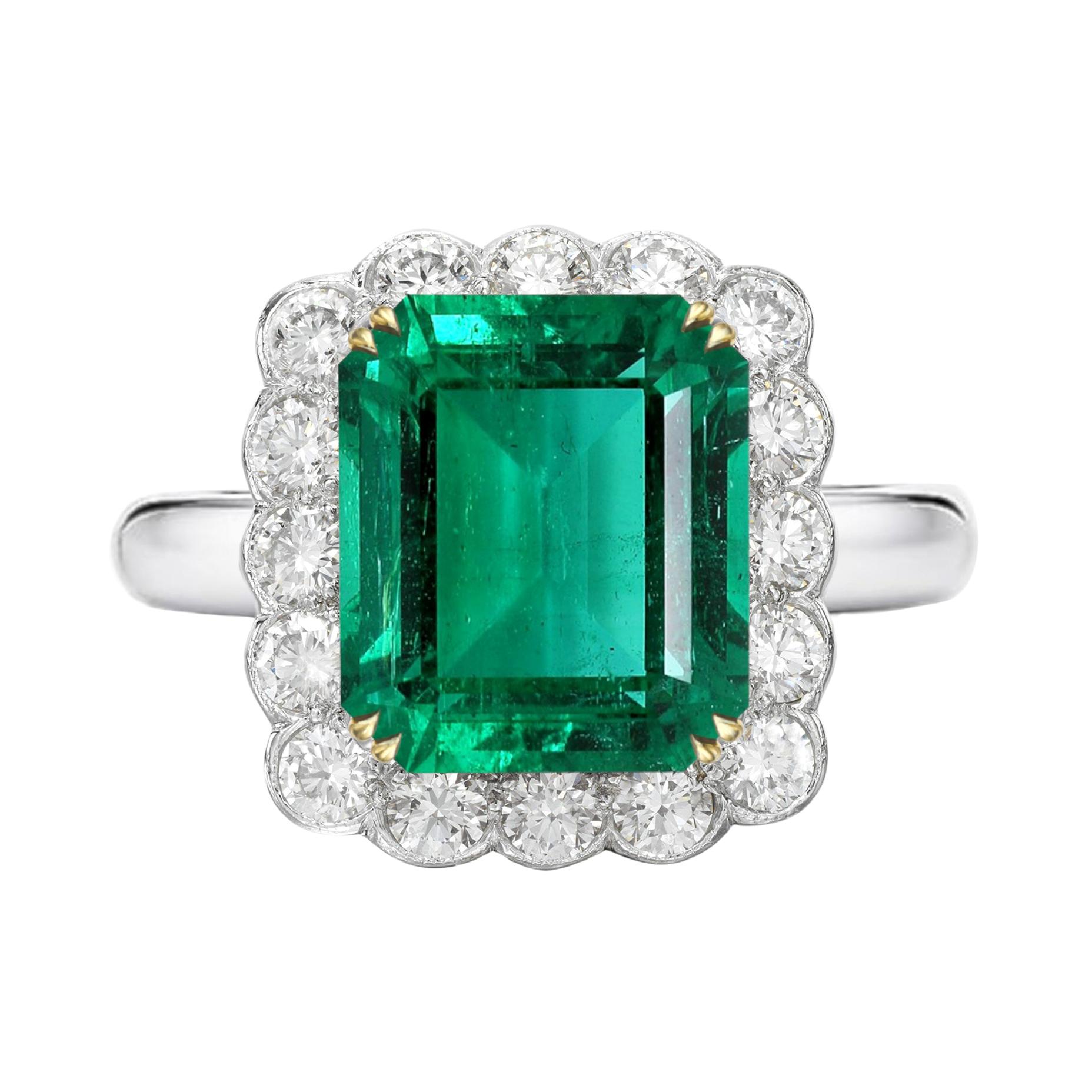 AGL Certified 5.40 Carat Emerald Minor Oil with Trapezoid Diamond 18k ...